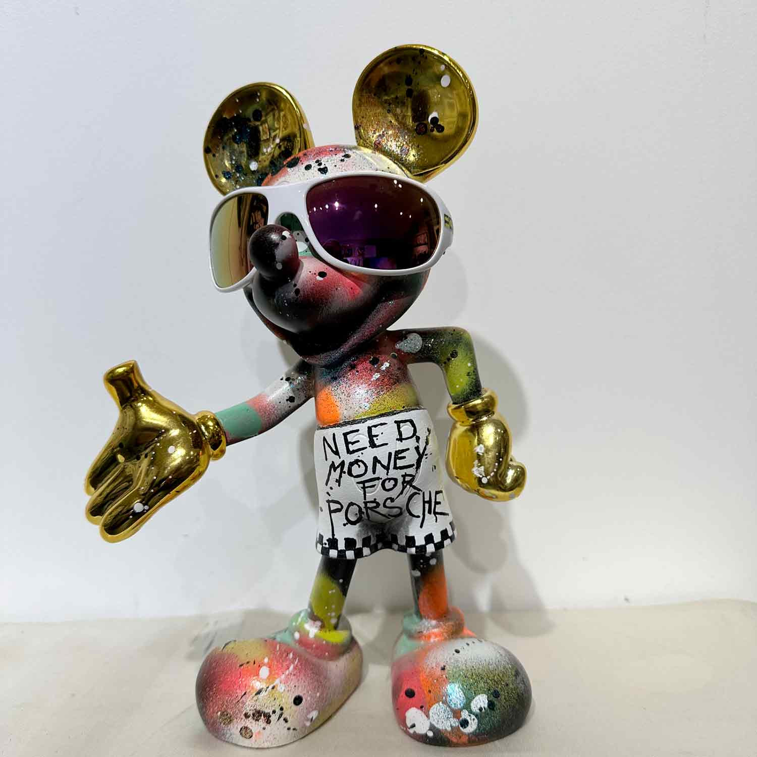 Oeuvre d'art contemporain - Sculpture - Mickey Mouse, need Money for ...